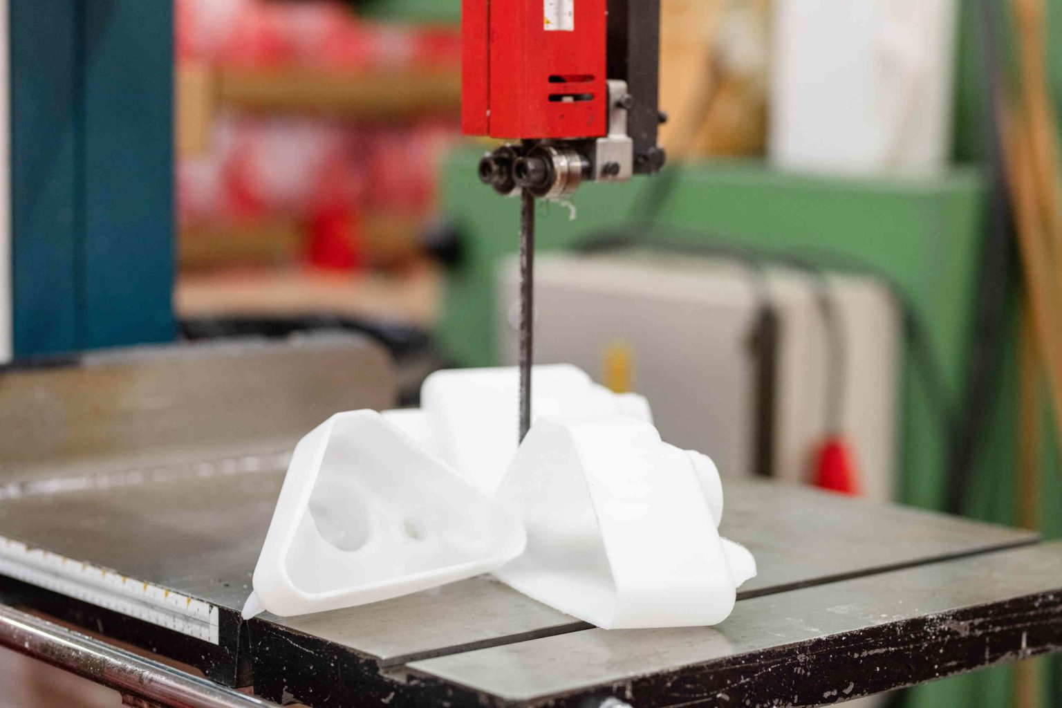 Formblåsning & formsprutning av plastprodukter | Simons Industri